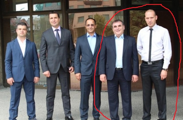 ДА СЕ ЗНАЕ КОЙ КОЙ Е. ОБСЛУЖВАШ „МУТРИ“ ГЕРБ И „МУТРИ“ ДПС, КЛЕКНАЛ, А ...